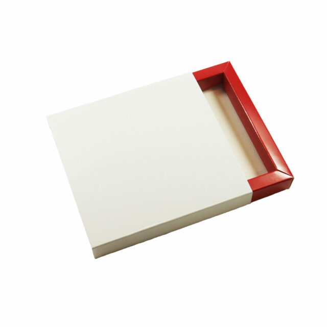 White sleevebox, 9 chocolates or 3 bars | Chocolat-Chocolat Inc.