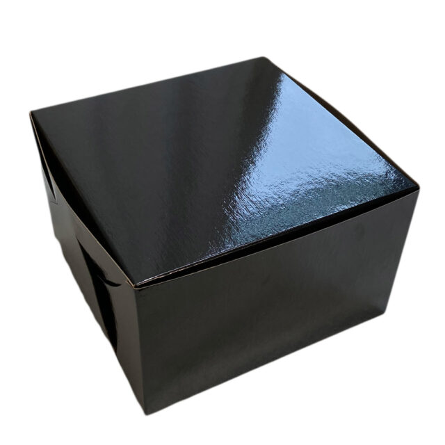 Black cake box | Chocolat-Chocolat Inc.