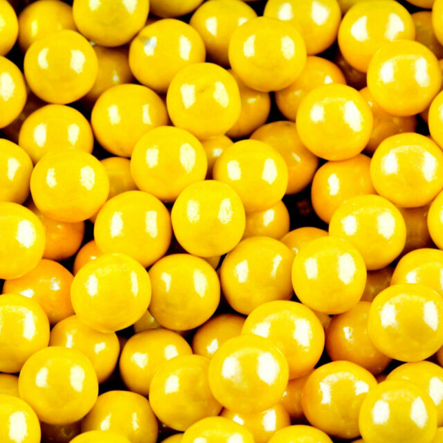 Sixlets, pearl yellow | Chocolat-Chocolat Inc.