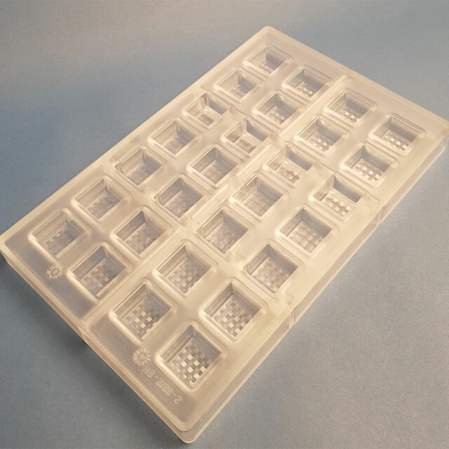 Chocolate Mold, Praline Carré "Manila" | Chocolat-Chocolat Inc.