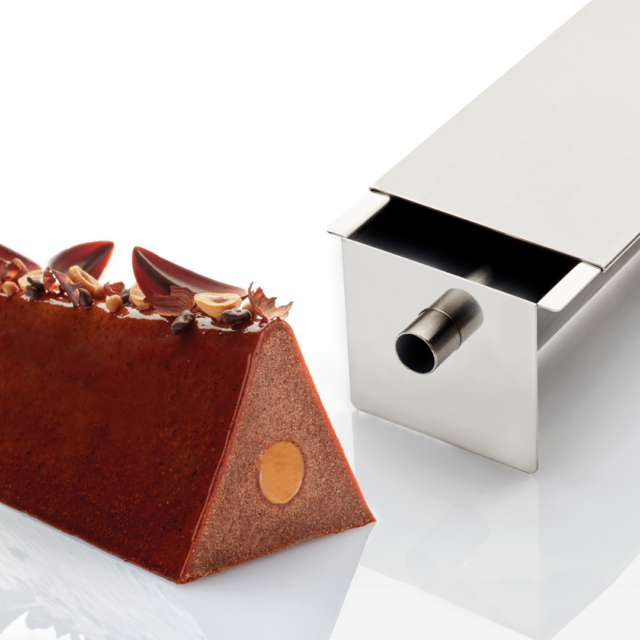 TRAVEL CAKE PAN - TRIANGLE | Chocolat-Chocolat Inc.